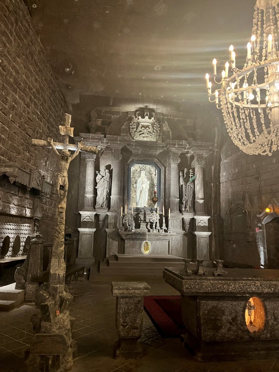 Discover the Marvels of the Wieliczka Salt Mine