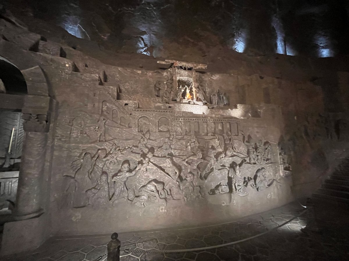 Discover the Marvels of the Wieliczka Salt Mine
